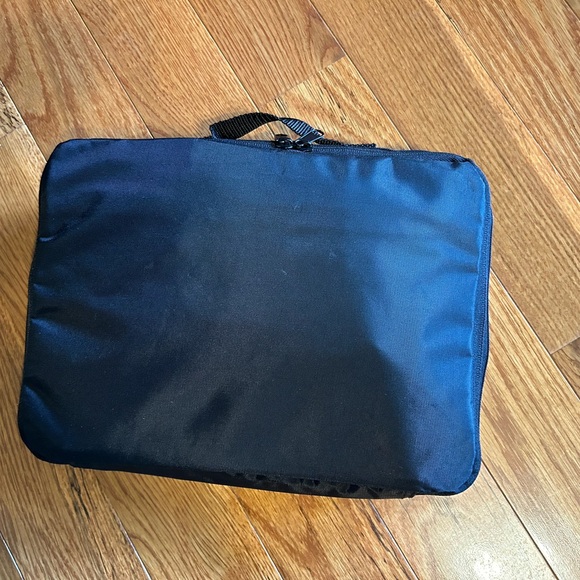 Bags | Convenient Expandable Bag Goes From A Flat Square To A Standup ...